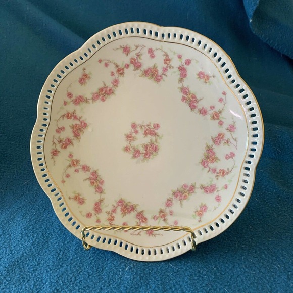 Schumann | Dining | Schumann Arzberg Bavaria Germany Wild Rose Cake ...